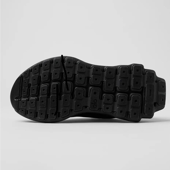 ALO Yoga | Shoes | Alo Runner Shoes Tennis Sneakers Black Womens Size 9 ...